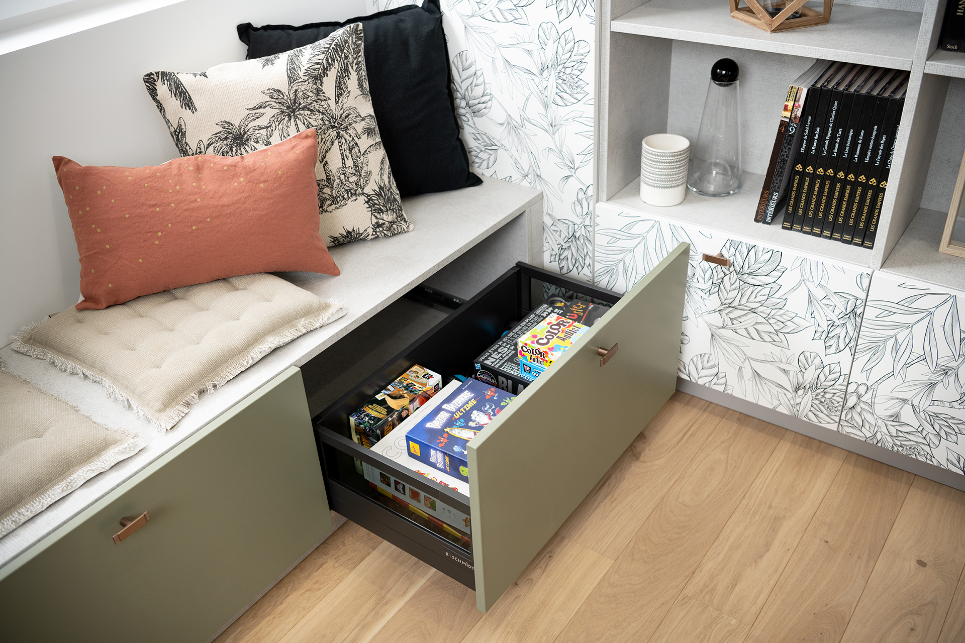 Fitted desk area in the living room | SCHMIDT