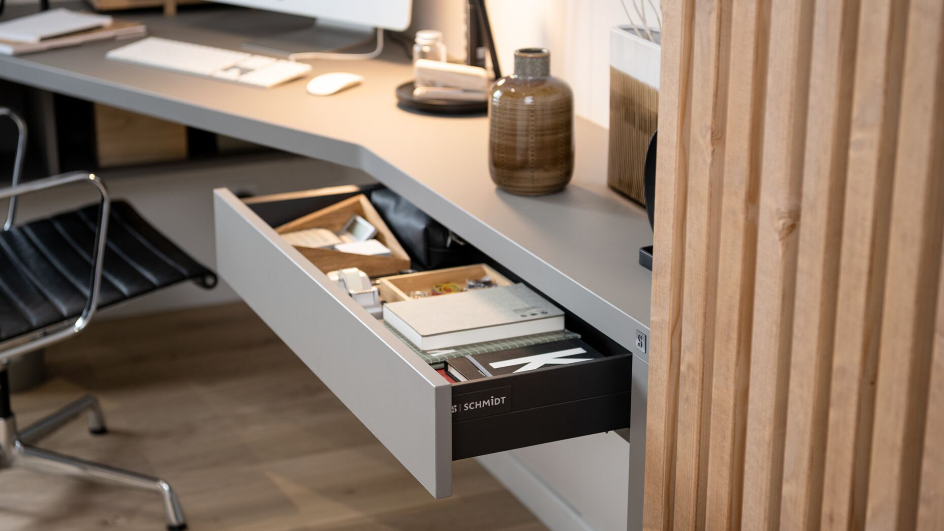 Bespoke office solutions & fitted desks with storage | SCHMIDT