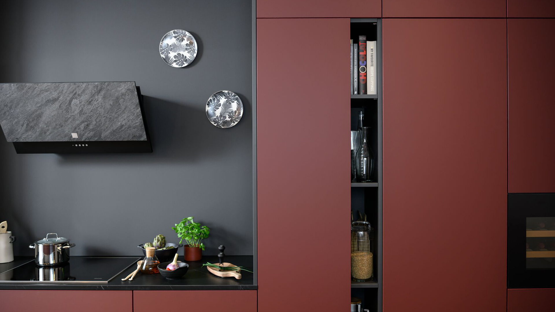 Fitted modern kitchens with a handless design | SCHMIDT