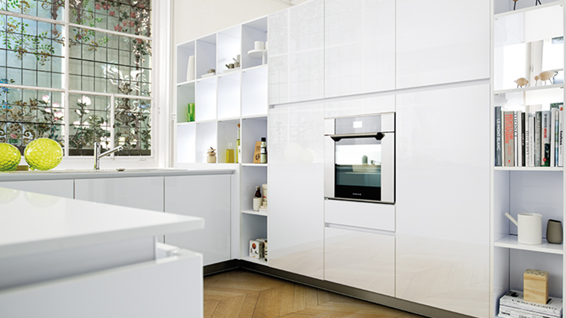 Fitted modern kitchens with a handless design | SCHMIDT