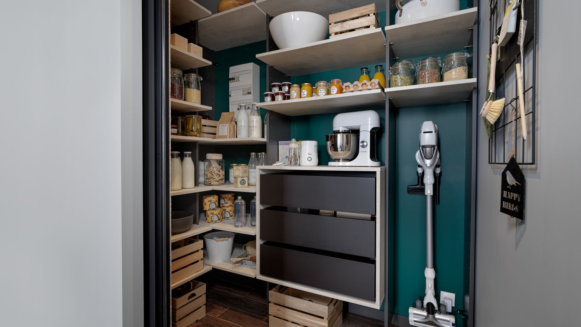 Bespoke pantries and utility rooms solutions | SCHMIDT