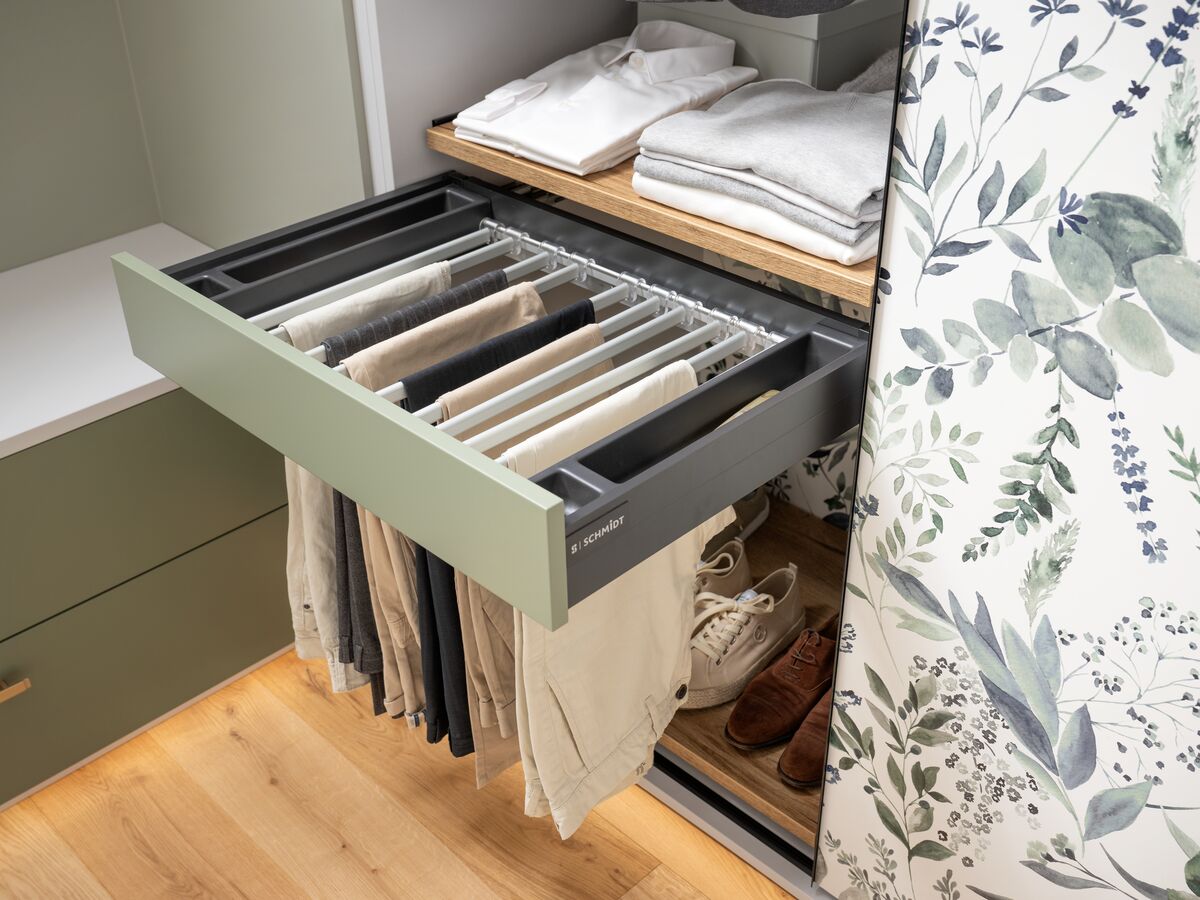 High-end dressing room with dressing table unit | SCHMIDT